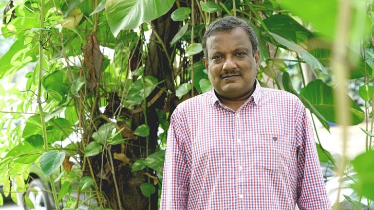 Dr. S. SIVAKUMAR - SRM Arts and Science College